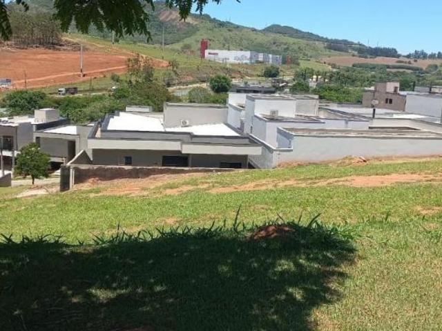 Terreno à venda em Bragança Paulista SP, no Condomínio Vale das Águas, com 600m² de área. Imperdível
