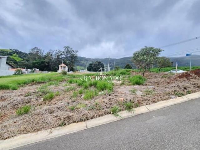 Terreno à venda em Extrema de esquina no loteamento Parque dos Manacás com 270,00m prox ao centro