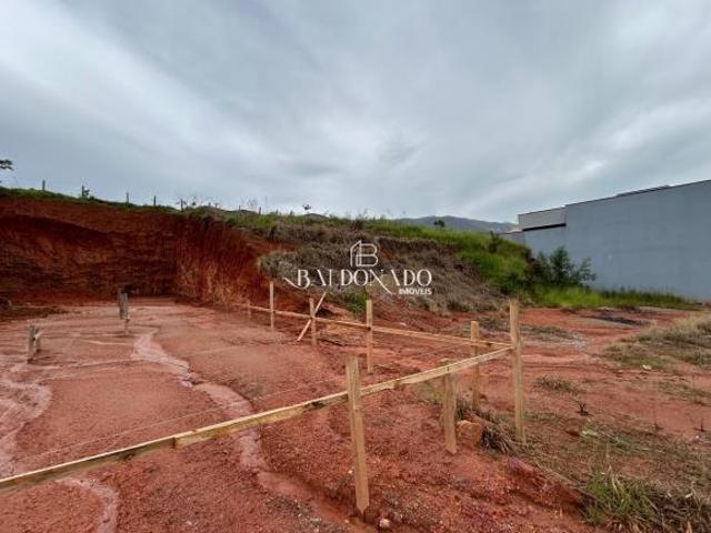 Terreno á Venda em Extrema MG no Campos Olivotti, 226,02m Pronto para Construir
