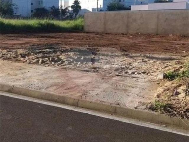 Terreno à venda em Jardim do Bosque, São Carlos