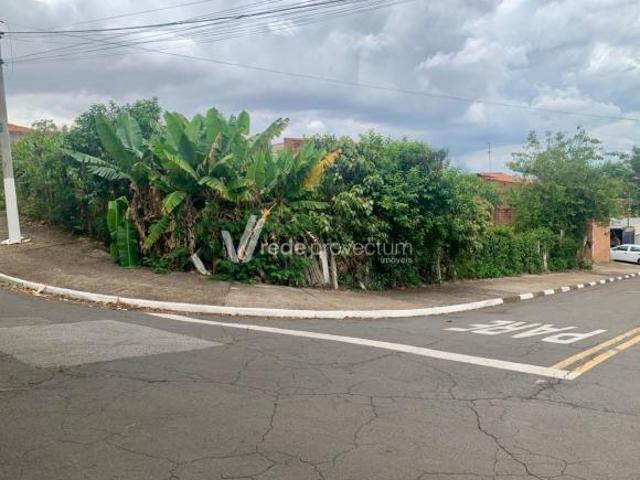 terreno à venda em Jardim Itatiaia