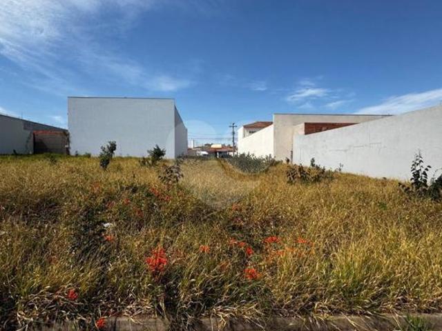 Terreno à venda em Jardim Letícia, São Carlos