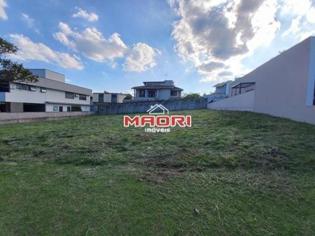 terreno à venda em Jardim Paiquerê