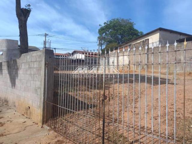 terreno à venda em Jardim Pinheiros