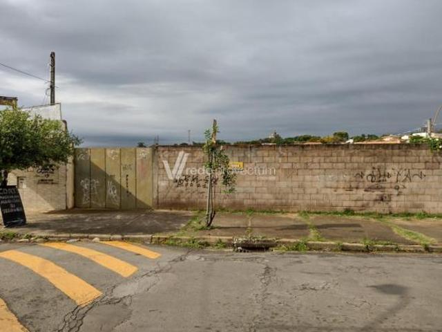 terreno à venda em Jardim Santana