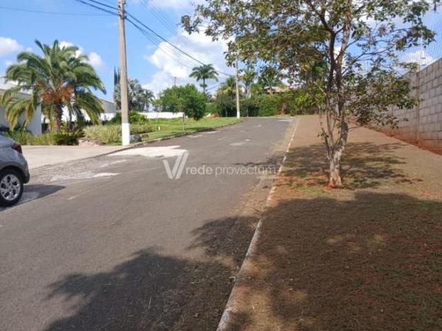 terreno à venda em Loteamento São Pedro