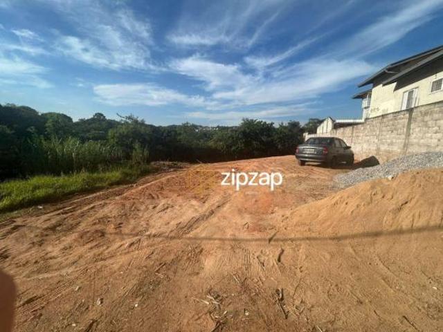 Terreno á venda em Louveira
