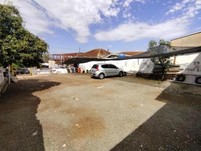 Terreno à venda em Londrina, Centro, com 322 m²