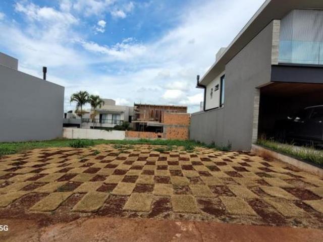 Terreno à venda em Londrina, Industrial, com 250 m², Condomínio Bella Vitta