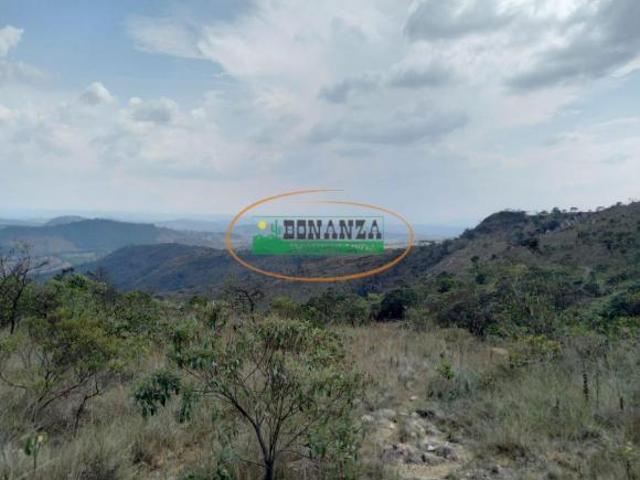 Terreno à venda em Moeda