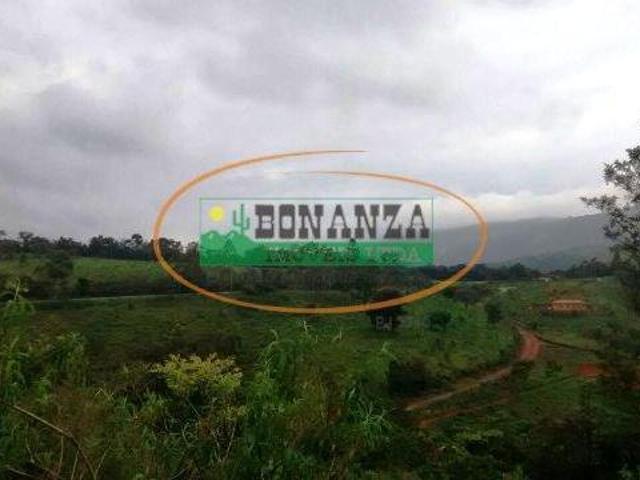 Terreno à venda em Moeda