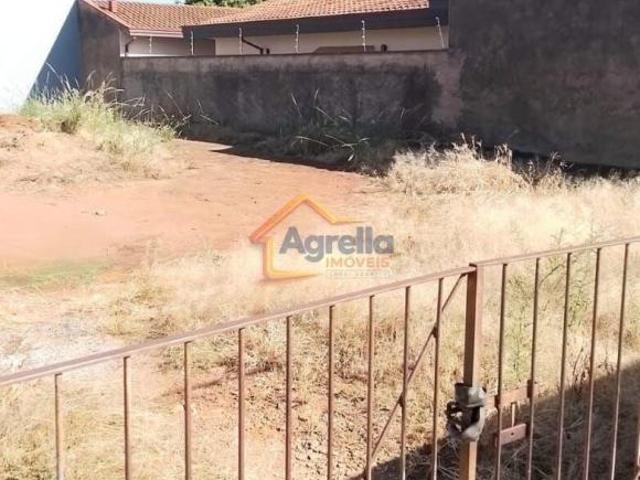 TERRENO À VENDA EM MOGI GUAÇU COM 300M², MURADO, ACEITA FINANCIAMENTO E PRÓXIMO AO CENTRO