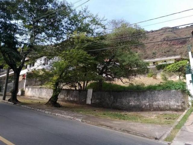 Terreno à venda em Mangabeiras