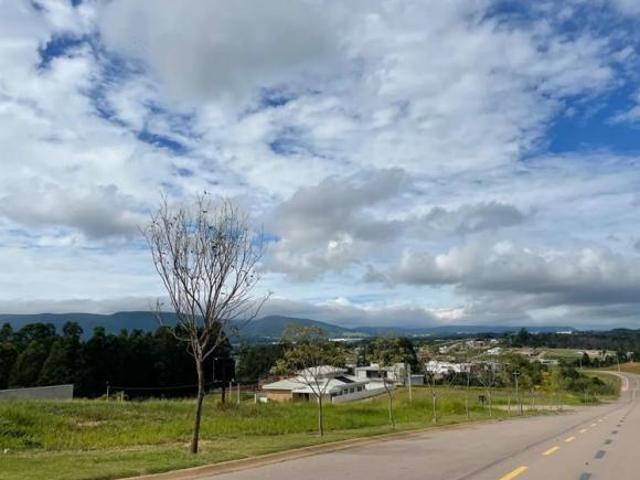 Terreno à venda em Medeiros