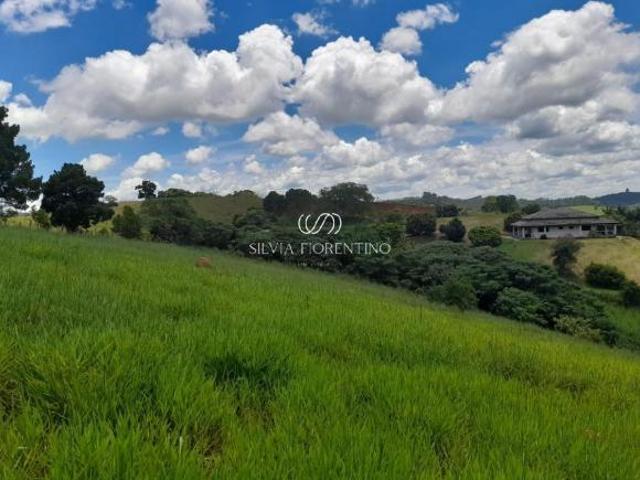 Terreno à venda em São Luiz do Paraitinga SP, bairro Perobas, 1.800 m² de área. Venha conferir!