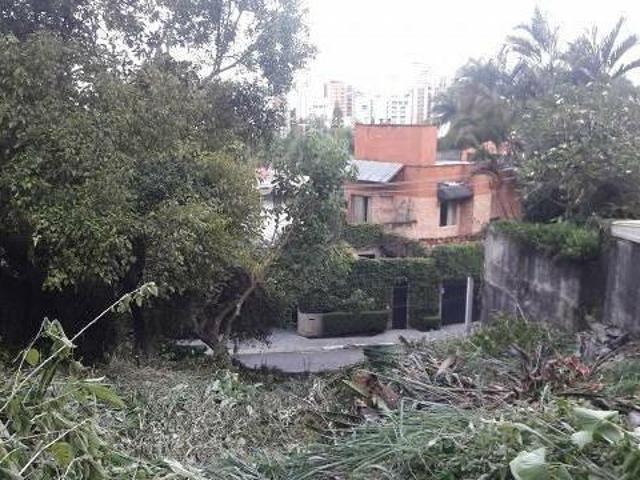 Terreno à venda em São Paulo SP, na Vila Morumbi, com 726,00 m² de área! Venha conferir!