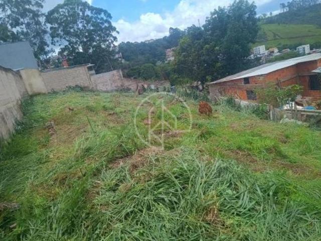 Terreno à venda em São Pedro, Juiz de Fora MG: 390m² para construir o seu sonho! Aproveite essa opor