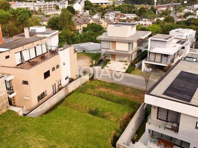 Terreno à venda em Santo Inácio