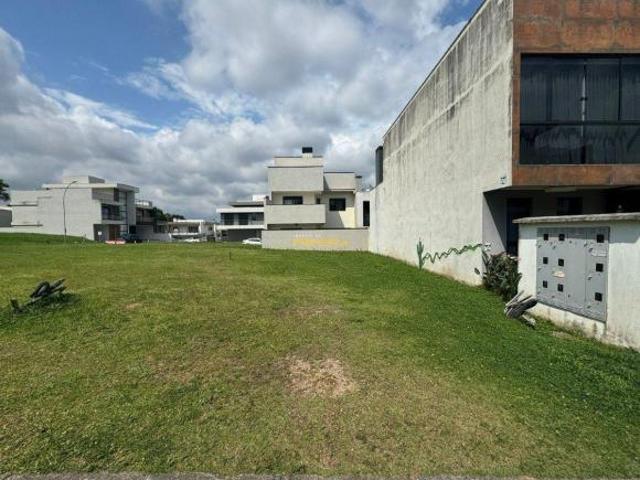 Terreno à venda em Santa Cândida