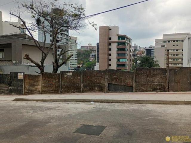 Terreno à venda em Santa Lúcia