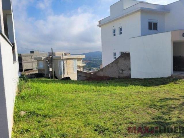 Terreno à venda em Santana de Parnaíba