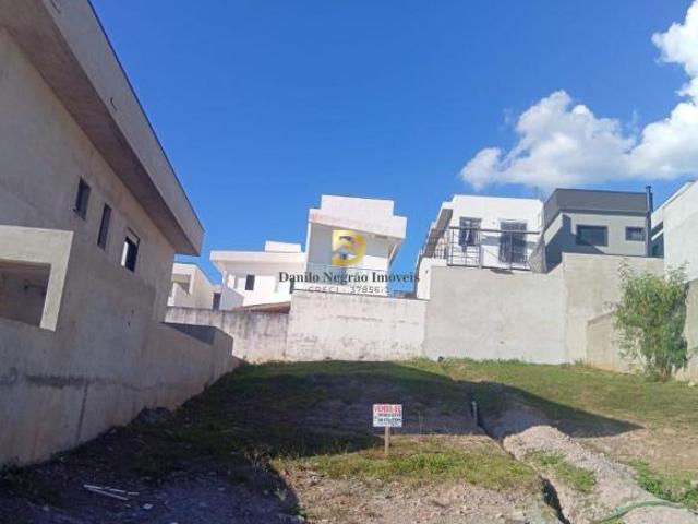 Terreno à venda em Santana de Parnaíba