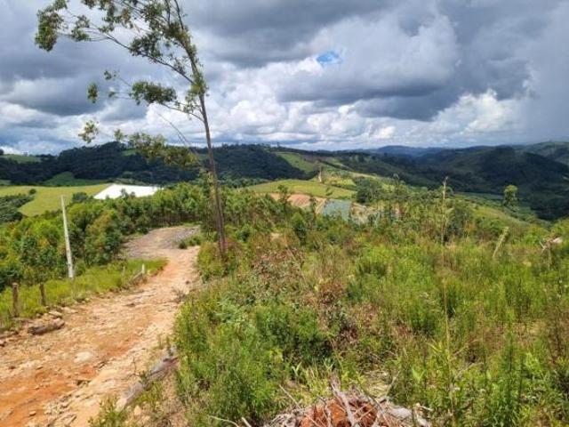 Terreno à Venda em Senador Amaral / MG