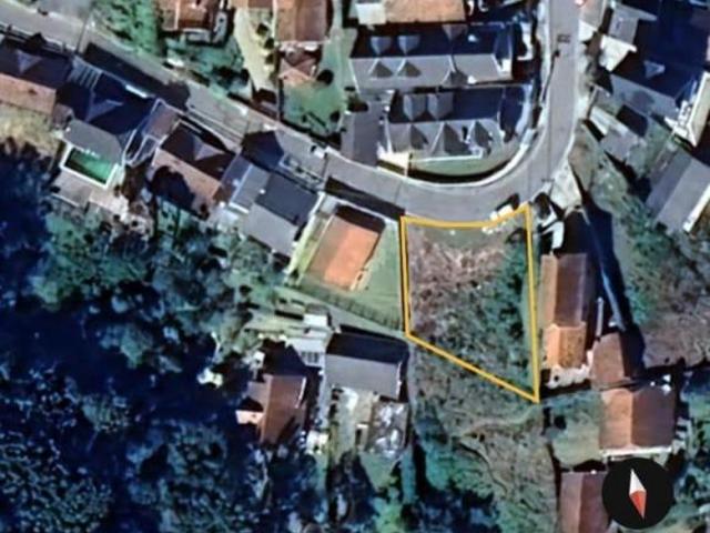 Terreno à Venda em Serra Azul, Campos do Jordão por R$240 Mil