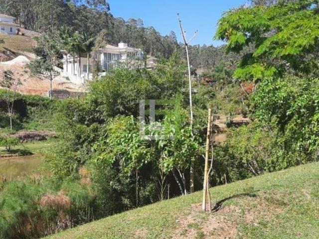 Terreno à venda em Serra dos Lagos