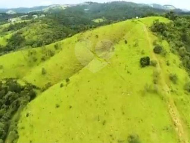 Terreno à venda em Suru SP