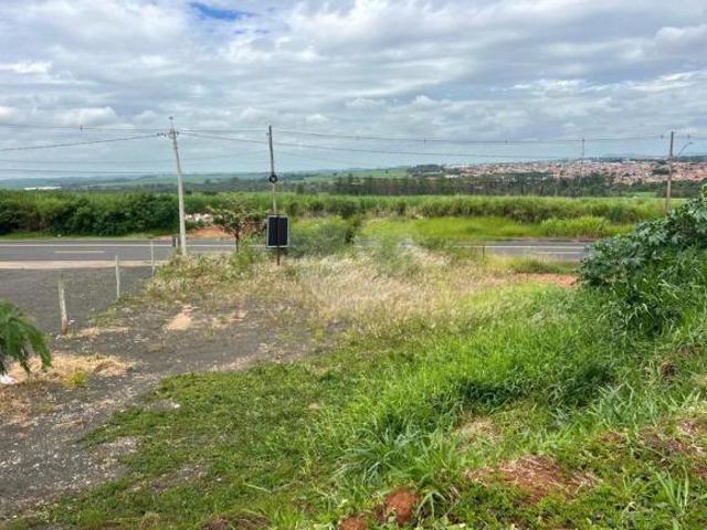 Terreno à venda em Pompéia SP