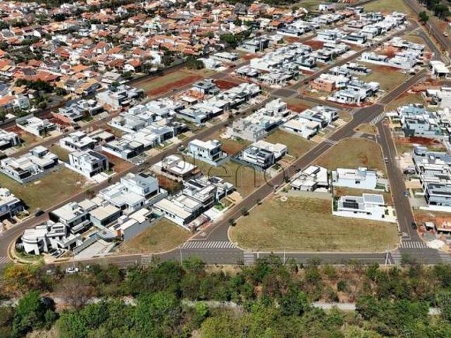 Terreno à venda em Paulínia, Parque Brasil 500, com 332.64 m², Residencial Royal
