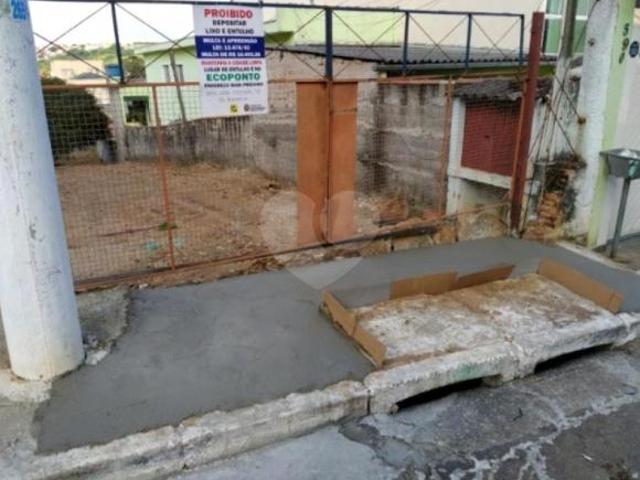 Terreno à venda em Parada xv de novembro SP