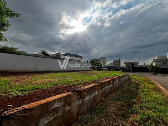 terreno à venda em Parque Brasil 500