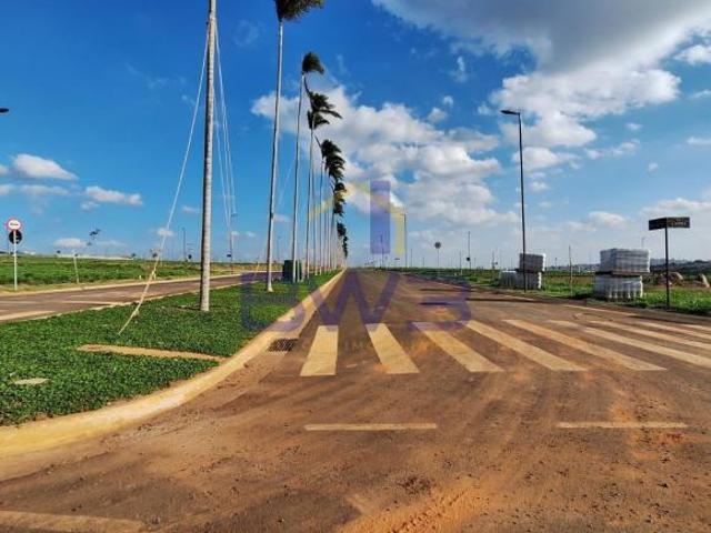 terreno à venda em Parque Brasil 500