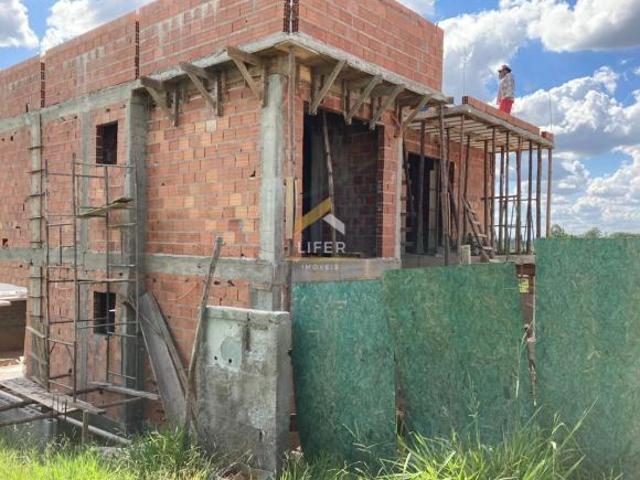 terreno à venda em Parque das Quaresmeiras