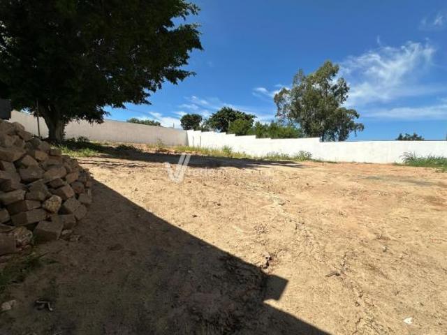 terreno à venda em Parque dos Pomares