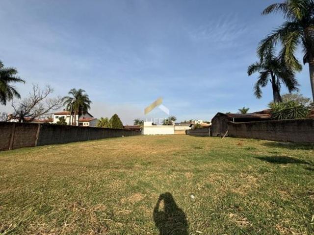 terreno à venda em Parque Xangrilá