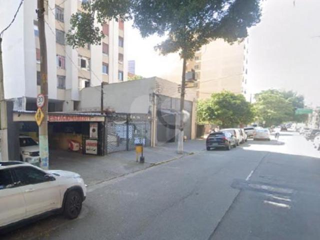 Terreno à venda em Pinheiros SP