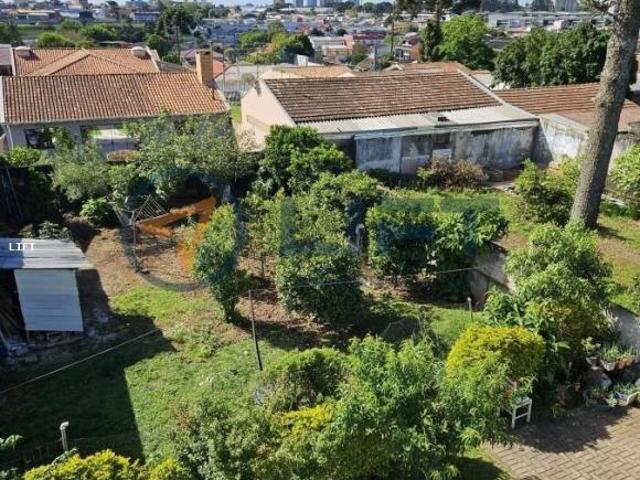 Terreno à venda em Pinheirinho