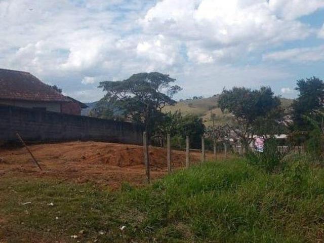 Terreno à Venda em Piracaia SP 700m² com Escritura e Financiamento para Constr