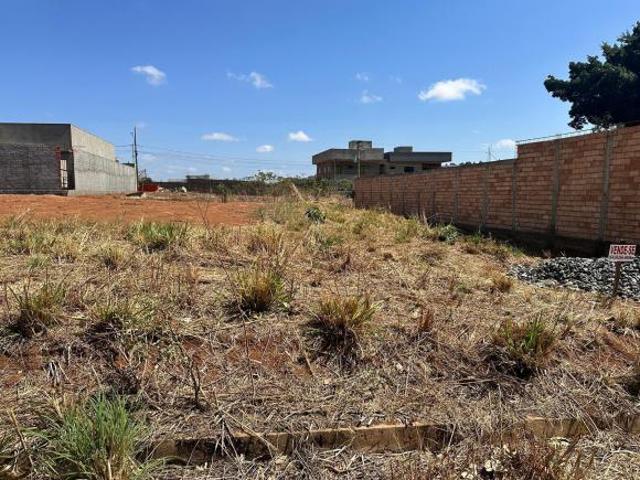 Terreno à venda em Piracanjuba GO, no Recanto do Bosque: a oportunidade que você esperava!
