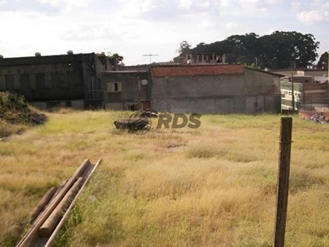 Terreno à venda em Piraporinha