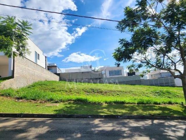 terreno à venda em Residencial Alvim