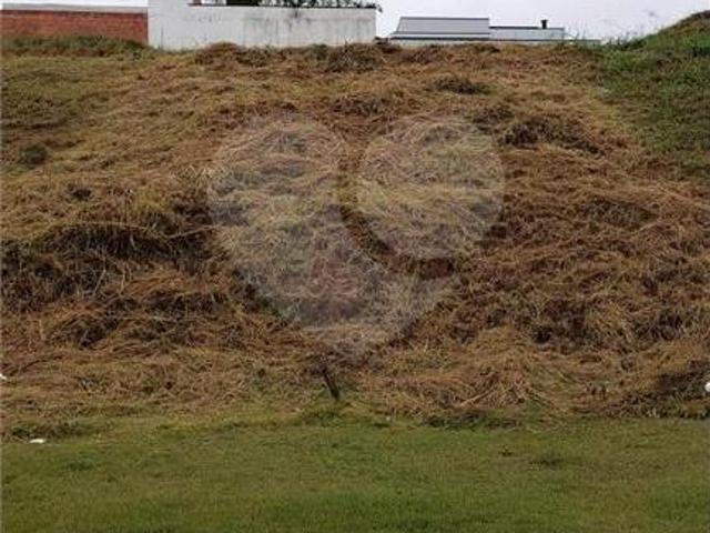 Terreno à venda em Residencial Jatobás SP