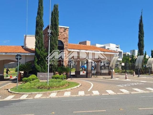 terreno à venda em Residencial Mont&apos  Alcino