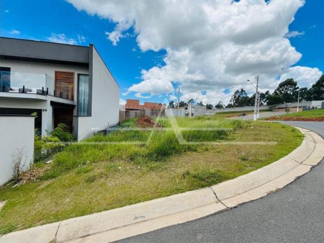 Terreno à venda em Residencial San Vitale