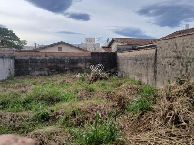 Terreno à venda em Taubaté SP, bairro Parque Aeroporto, 250m² de área! Venha conferir!