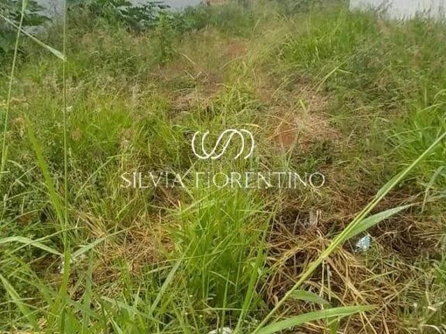 Terreno à venda em Taubaté SP, no Residencial Estoril 300m² de área!