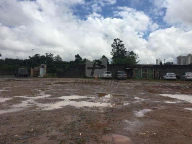 Terreno à venda em Taboão